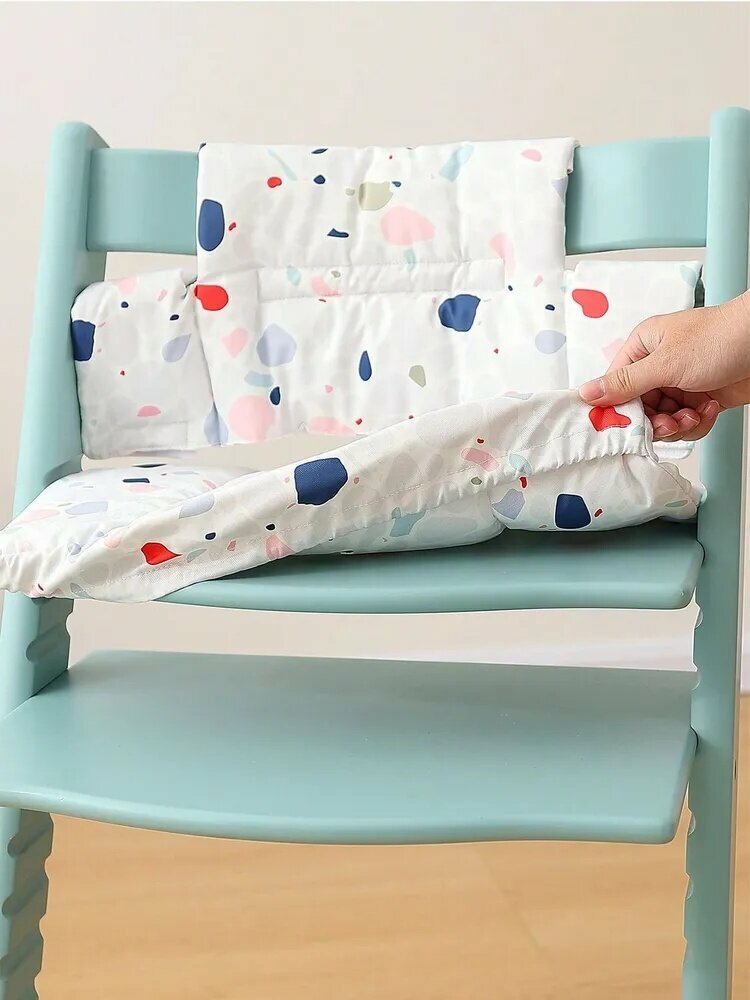 Набор подушек для стула Stokke Tripp TrappЛегкочистящийся хлопковый чехол с мягкой набивкой, Яркая и удобная поддержка для малыша-Цветные пятна