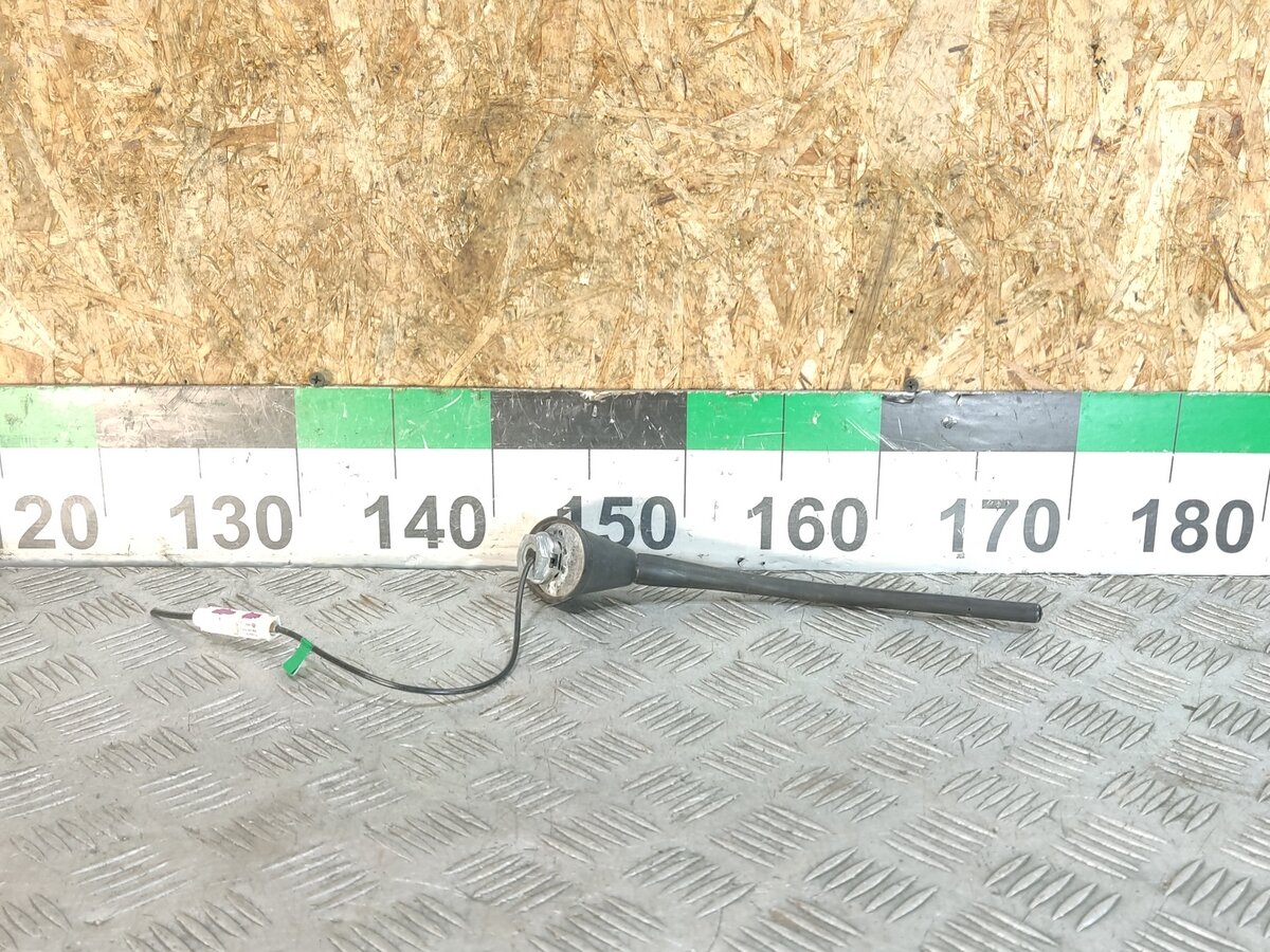 Антенна SKODA Octavia 2004 2013 6R0035501