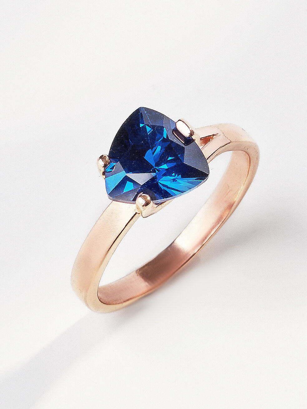 Кольцо, шпинель