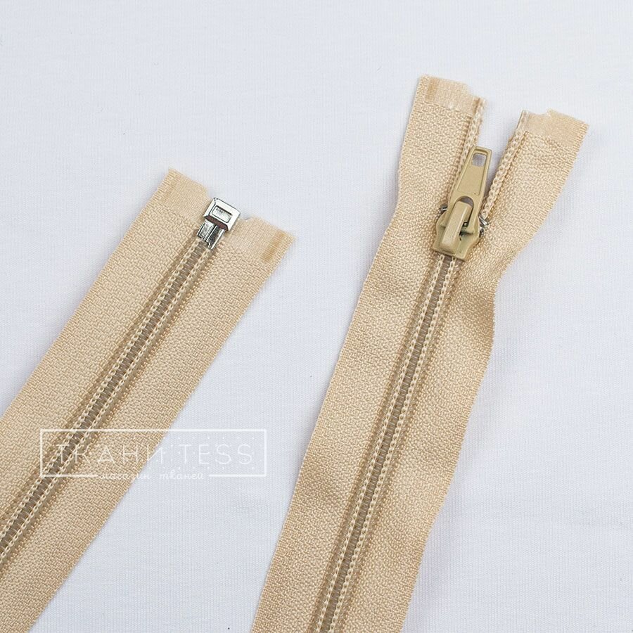 Разъемная молния спираль бежевого цвета. Длина 80 см.