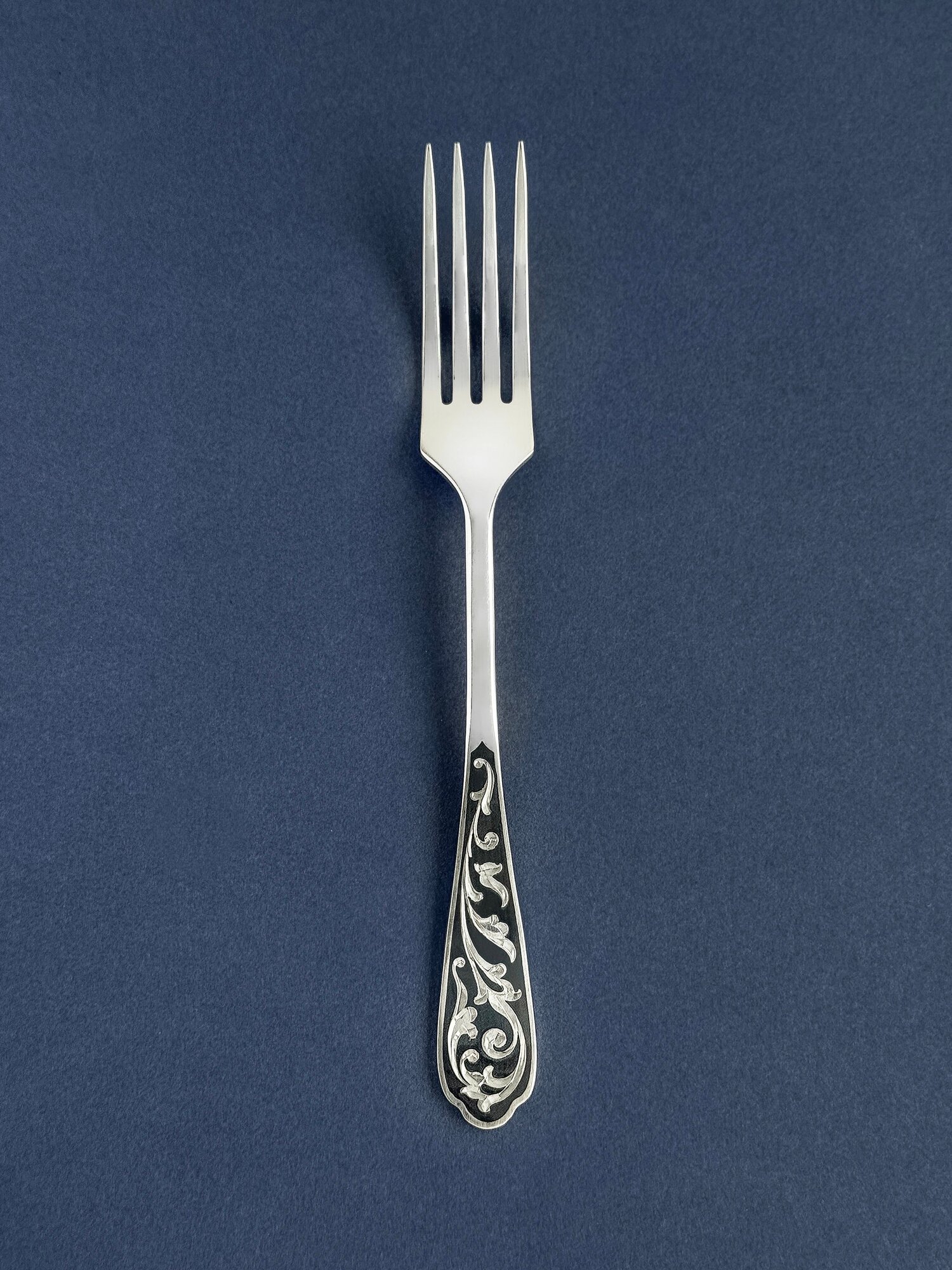 Тутта Серебряная десертная вилка "Мархарай" 925 проба, столовое серебро кубачи в подарочной упаковке