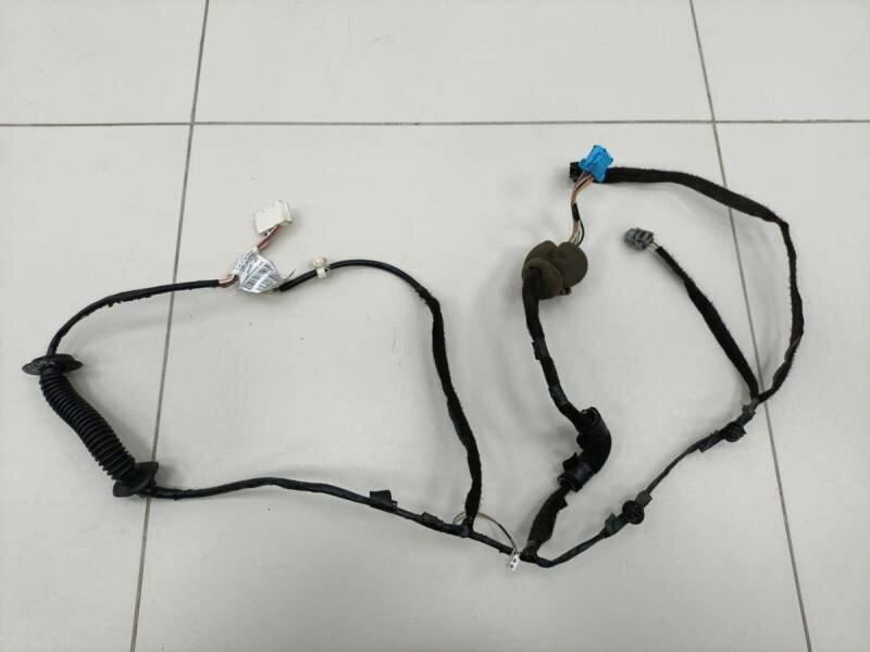 Проводка двери Nissan Terrano D10 2014 кат.номер: 241250252R