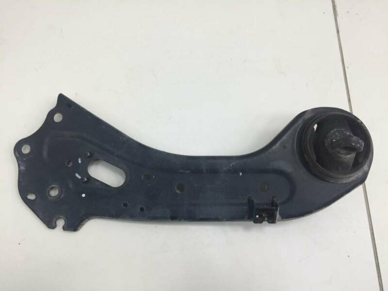 Рычаг задний продольный левый Kia K5 JF 2018 - 2021 кат.номер: 55270D4200