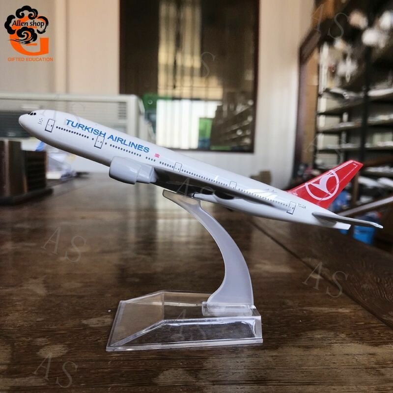 Боинг 777 турецких авиалиний, металлическая модель самолета