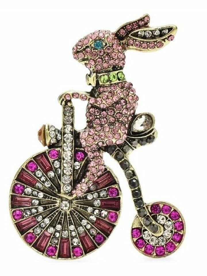 Брошь, стразы