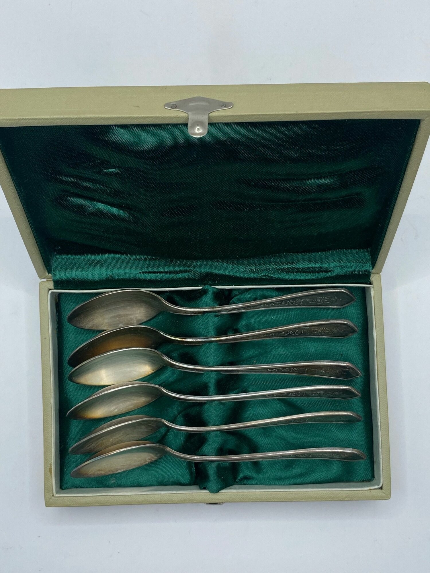 Набор чайных ложек "Юрий Долгорукий". СССР. Мельхиор. Серебрение. Длина: 14 см.