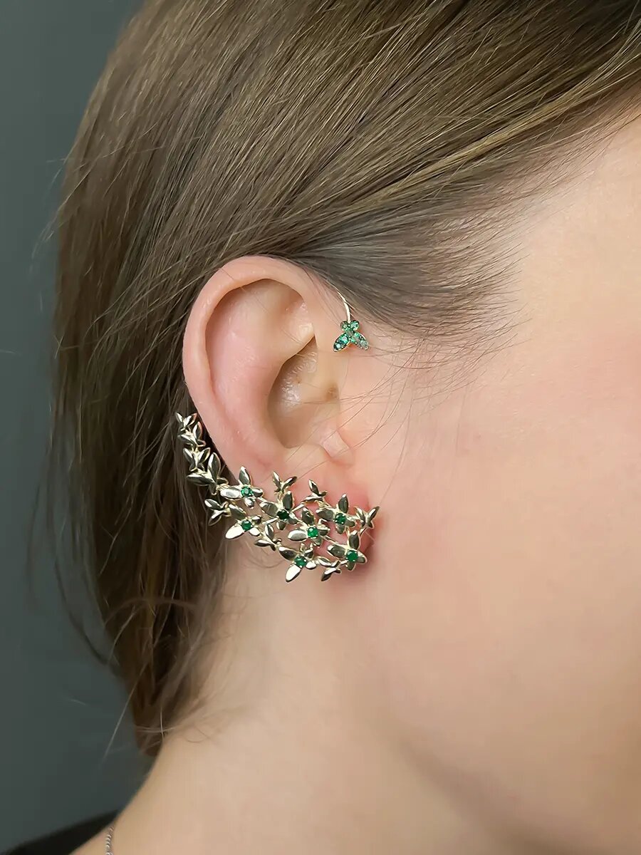 Серьги каффы, желтое золото, 375 проба, изумруд