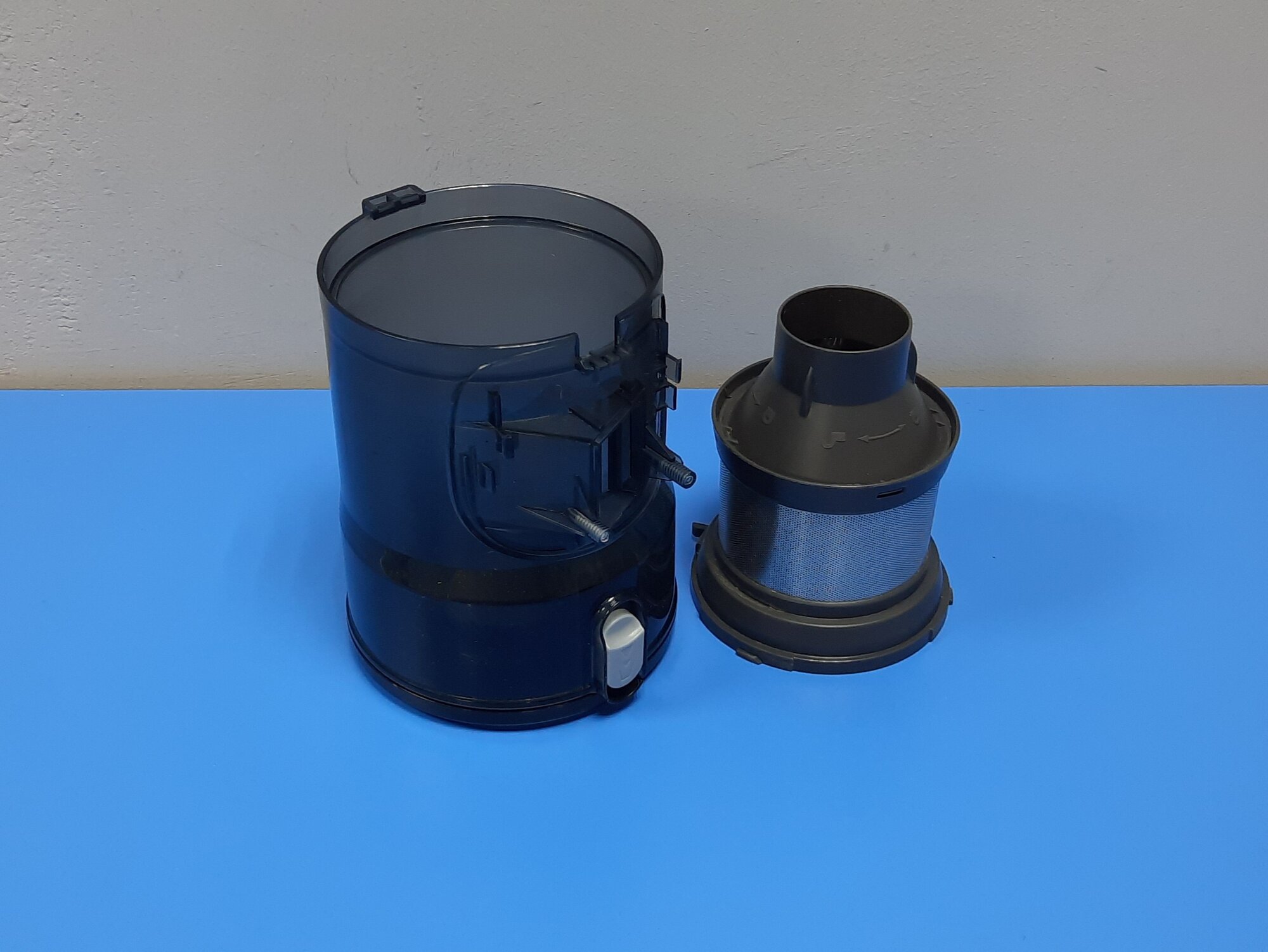 Контейнер (циклон) ручного пылесоса Haier HVC400