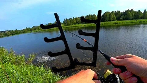 Крючки настенные для рыболовных снастей