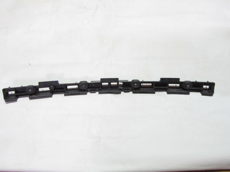 Кронштейн бампера заднего центральный 94833091 96981701 Шевроле Круз Седан - General Motors