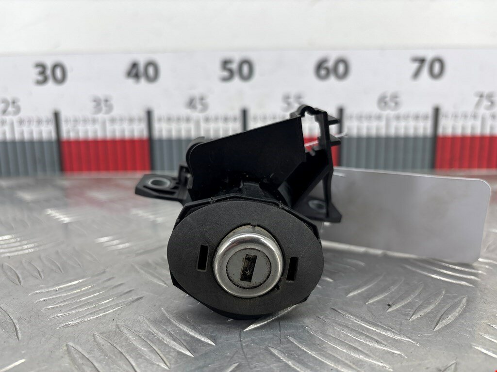 Личинка дверного замка BMW 3-Series (E90/E91/E92/E93) 51247144877 арт. 2231461