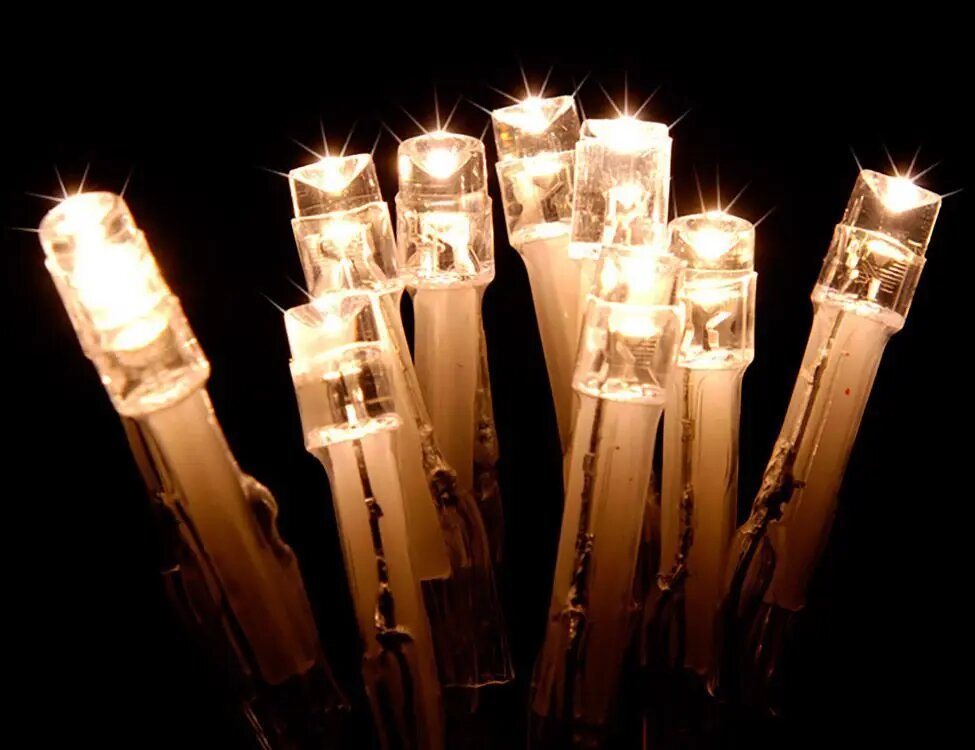 Гирлянда "Капельки света" 120 теплых белых LED-огней, 9+0.5 м, контроллер, таймер 2-х режимный, чёрный провод, батарейки, уличная, Koopman International