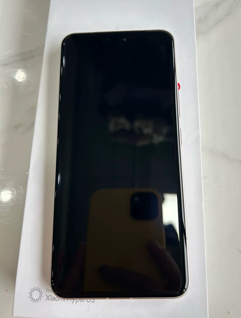 Xiaomi Civi 5 pro 12/256GB , AMOLED , 6.55 inches , Android 15