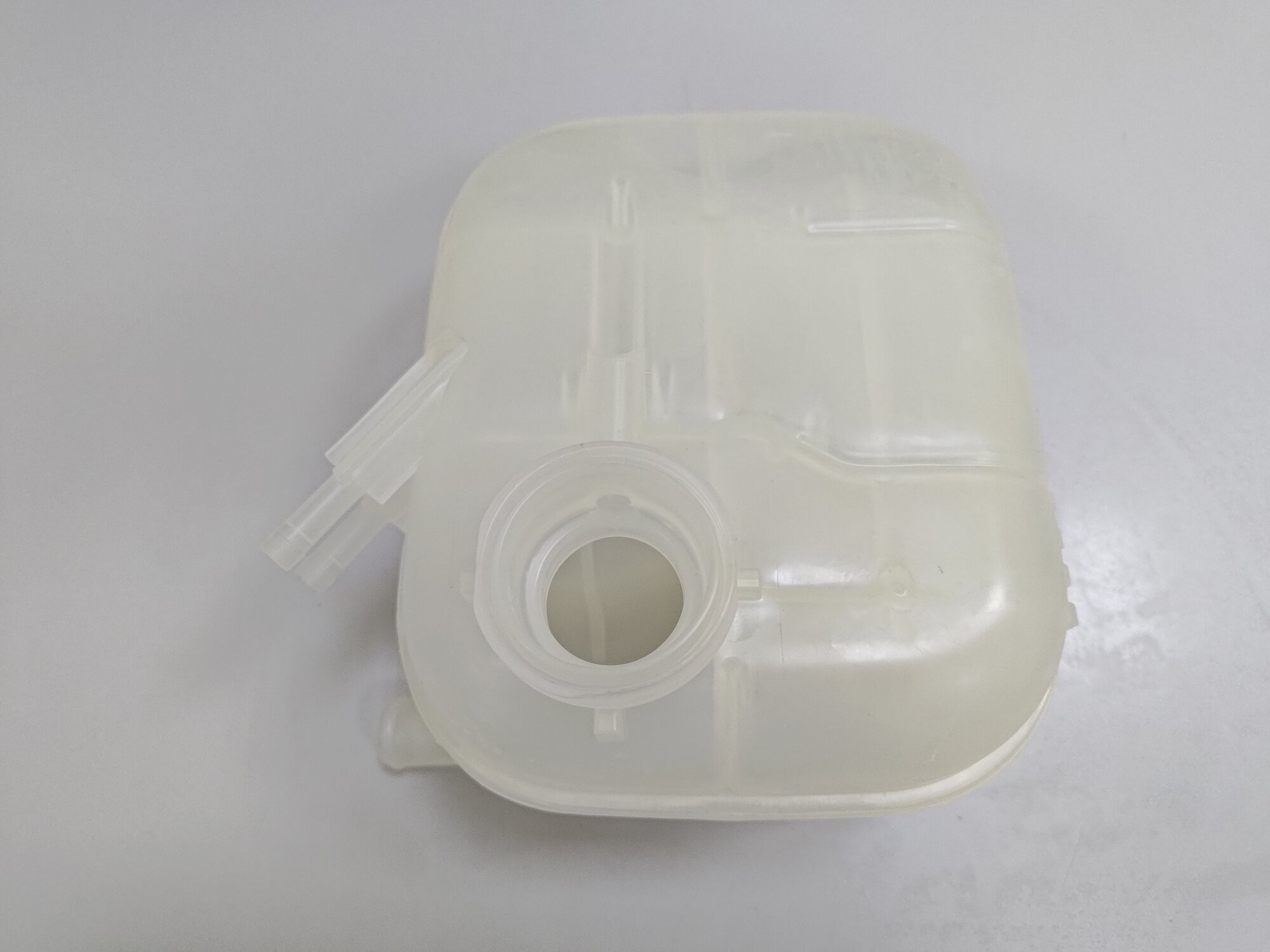 Бачок расширительный под датчик Opel Zafira B