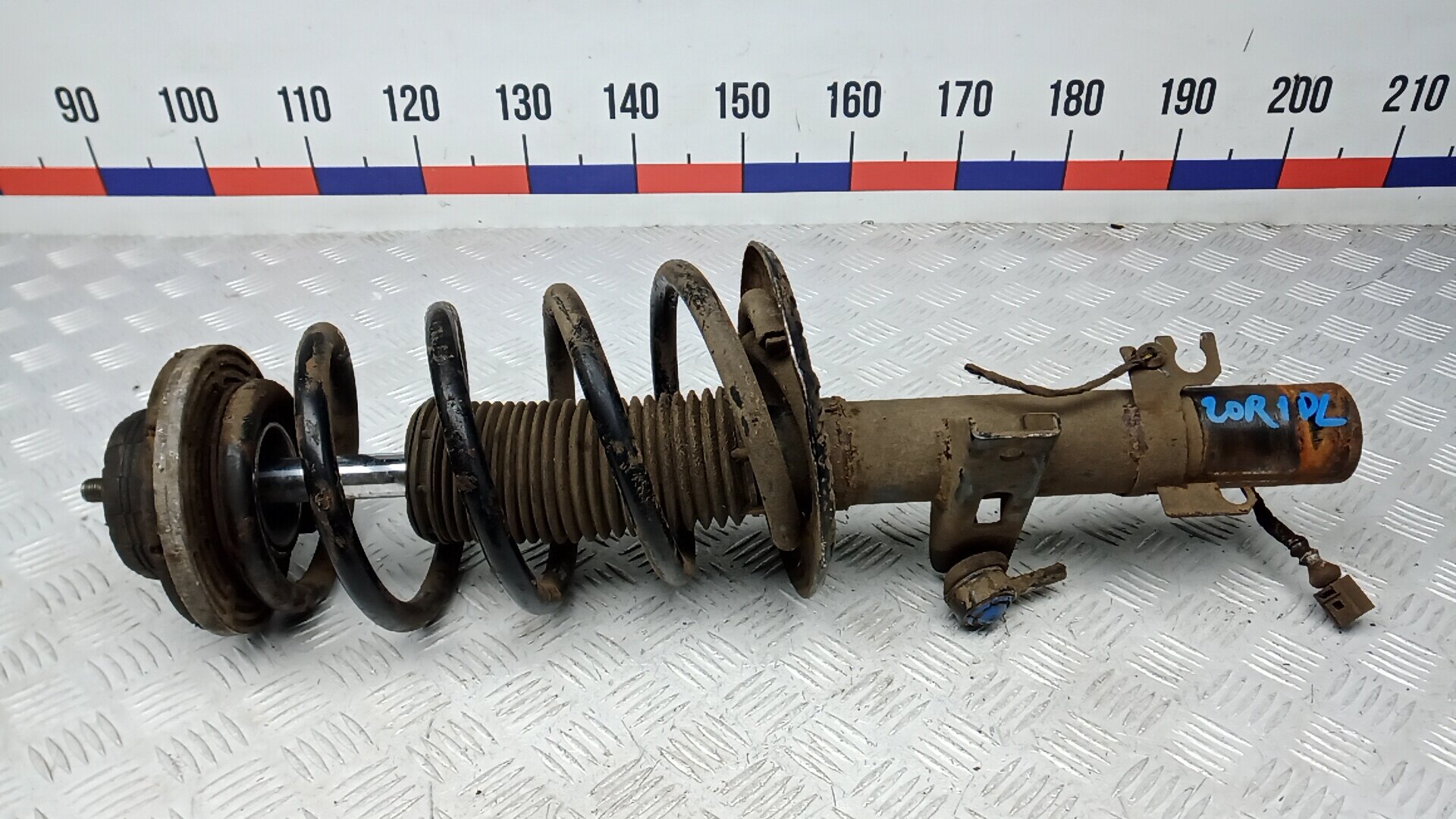 Стойка передняя левая VOLKSWAGEN TRANSPORTER T5