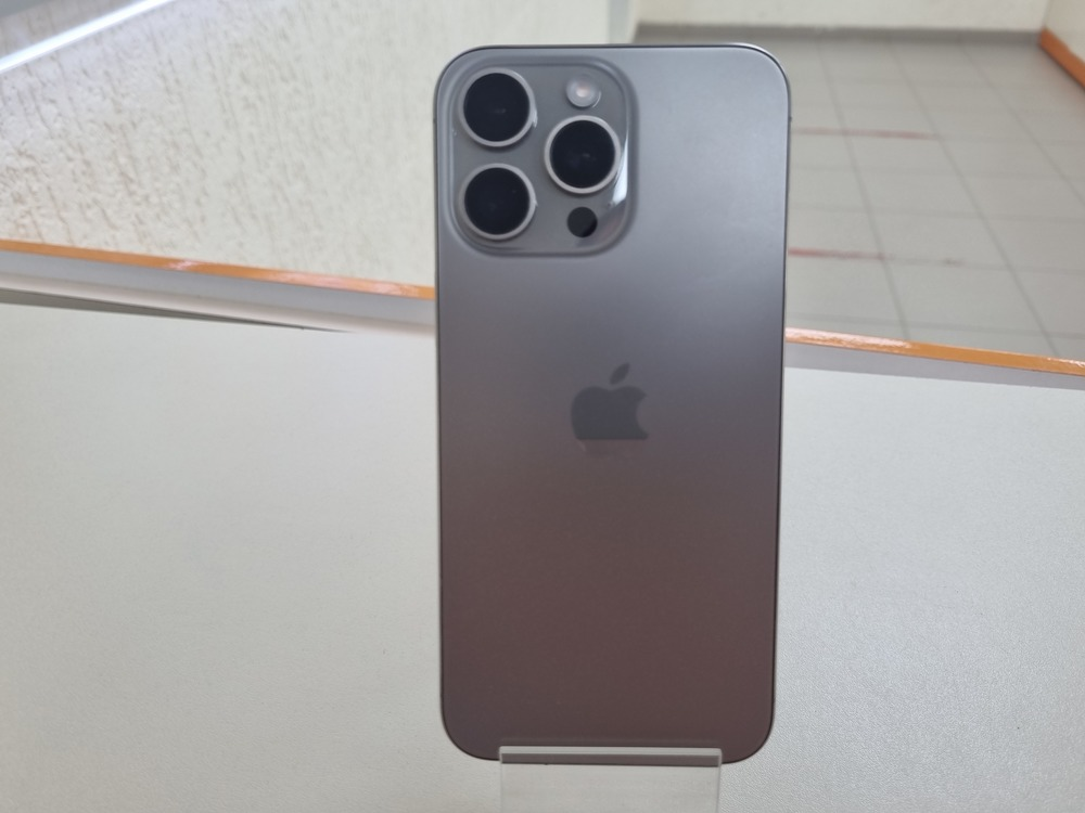 Смартфон Apple iPhone 15 Pro Max 256Gb, белый, (Б/У), уценка