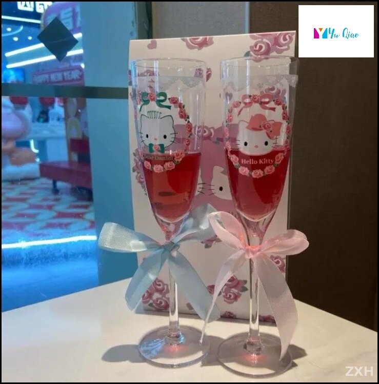 Эксклюзивный набор из 2 бокалов для шампанского с анимационным принтом Hello Kitty предназначен для девушек