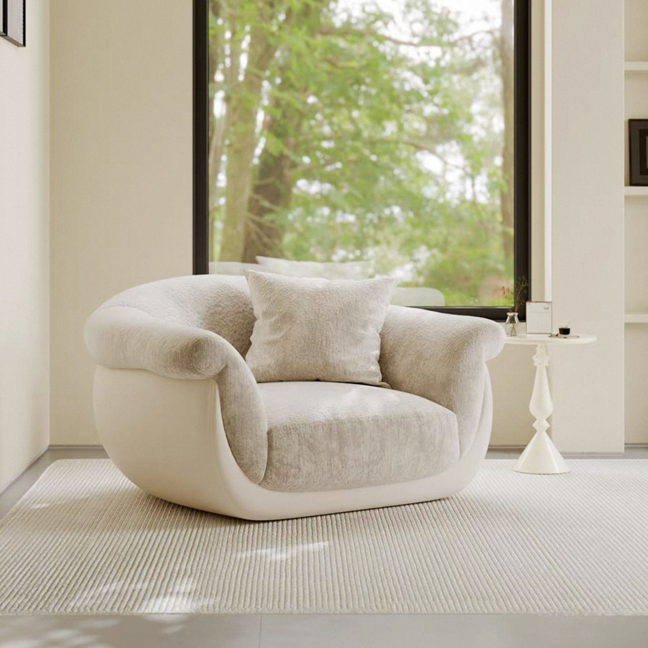 Интерьерное мягкое кресло обитое искусственной кожей Gramat (молочный)