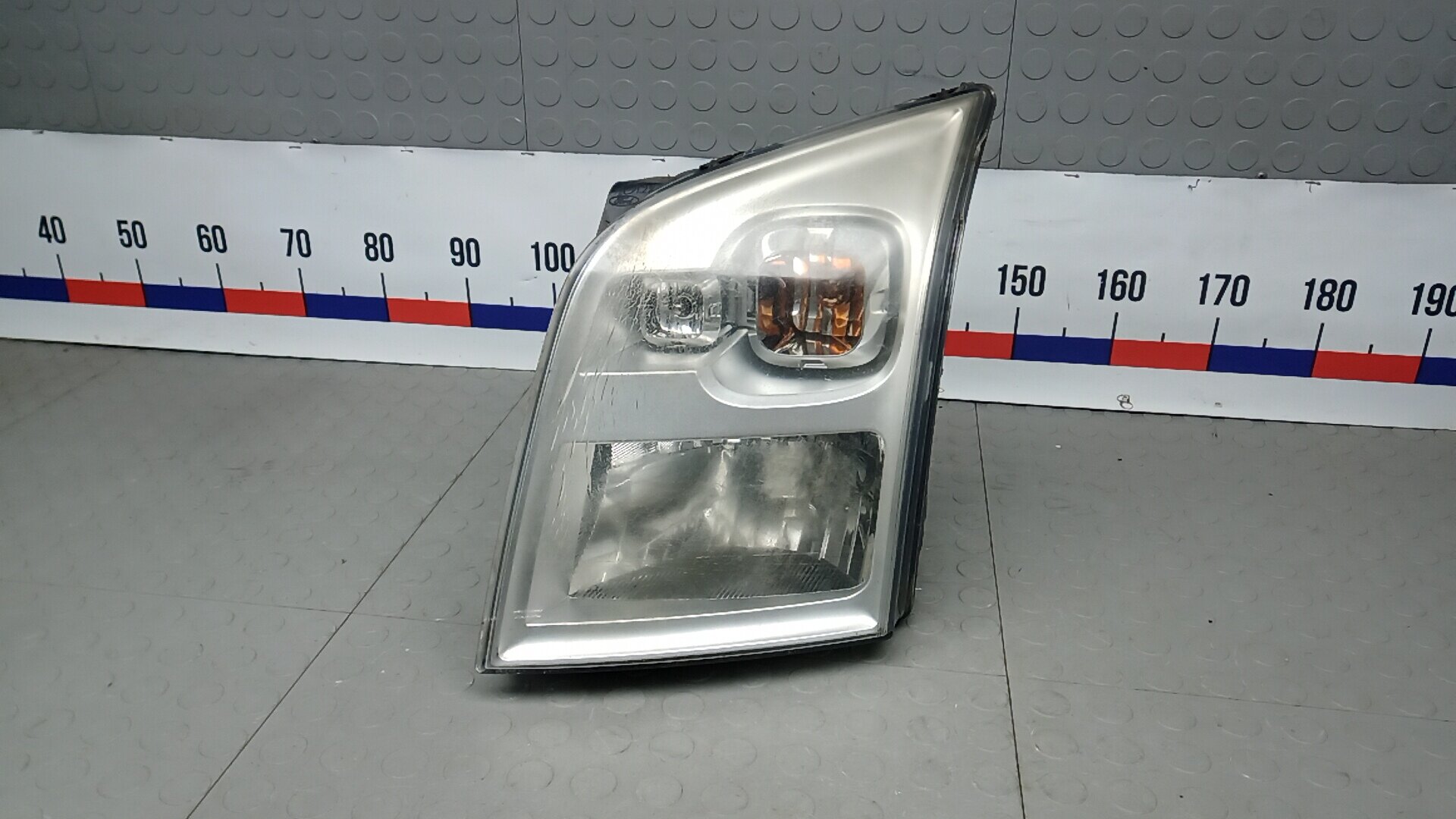 Фара левая FORD TRANSIT 7