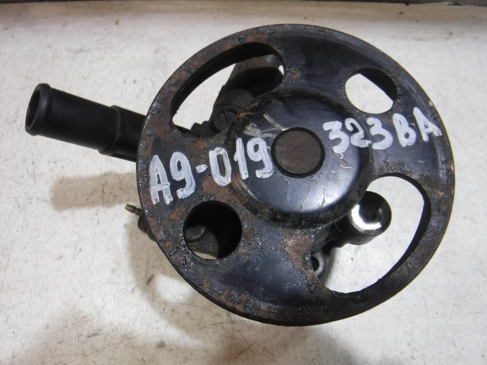 Насос гур Mazda 323 BA B21H32650B