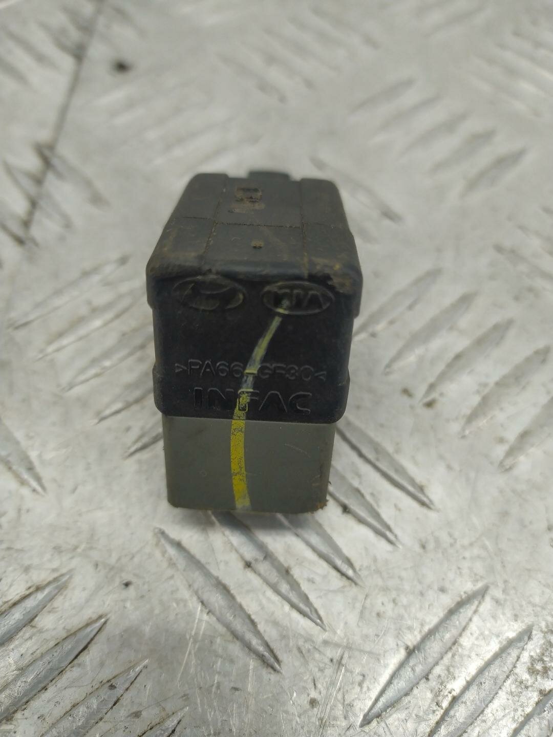 Датчик педали тормоза (лягушка) Kia Rio 3 (2011 - 2015)