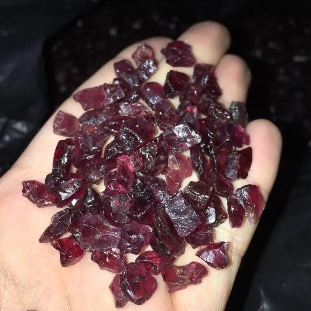 Натуральные гранатовые камни Sisterstone 100g