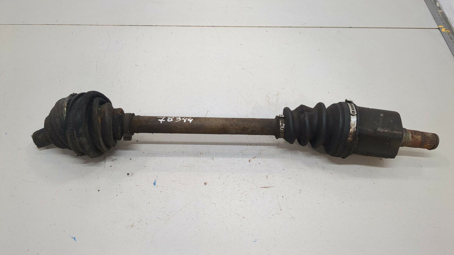 Полуось (вал, шрус) левая передняя Volkswagen Golf 5 Б/У