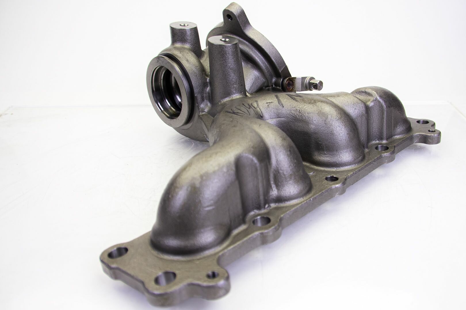 Корпус турбины (горячая часть) Ford Kuga 2.0 5303-970-0154