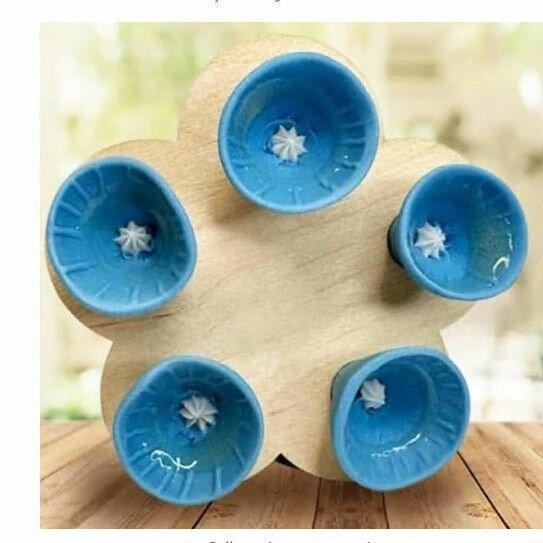 Кормушка для пчел, Цветочная тематика