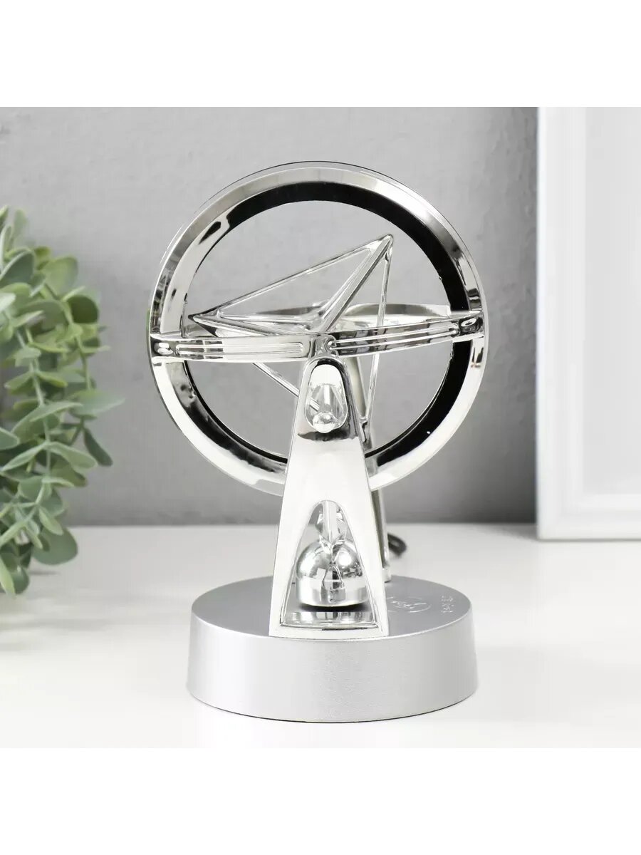 Маятник настольный антистресс Пирамида серебро