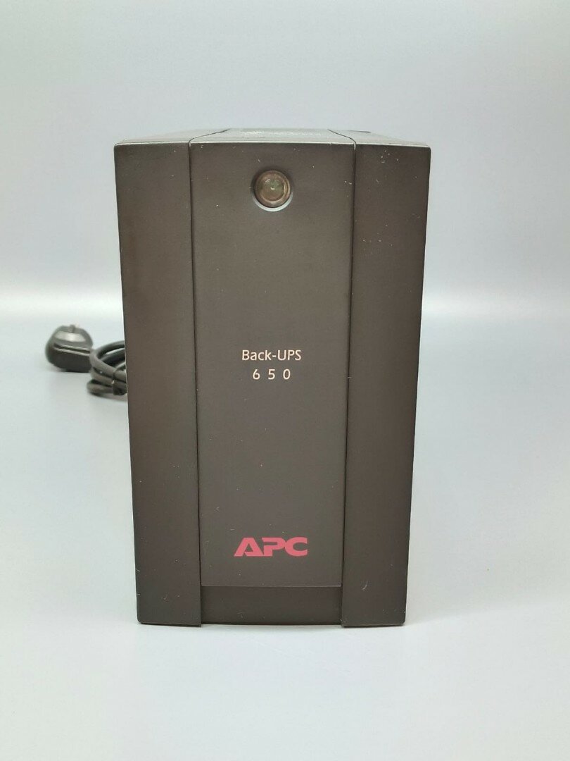 Источник бесперебойного питания APC Back-UPS BX650CI-RS, 650 ВА / 360 Вт. (подержанный)