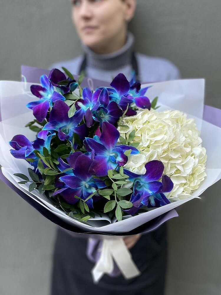 Букет "Гортензия и орхидея дендробиум", сборный, разноцветный