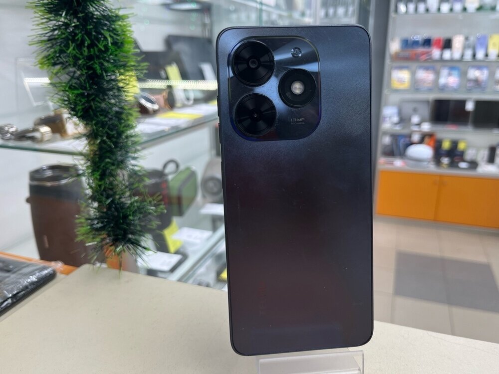 Смартфон TECNO Spark Go 2024 4/64GB Gravity Black (BG6), черный Б\У уценка