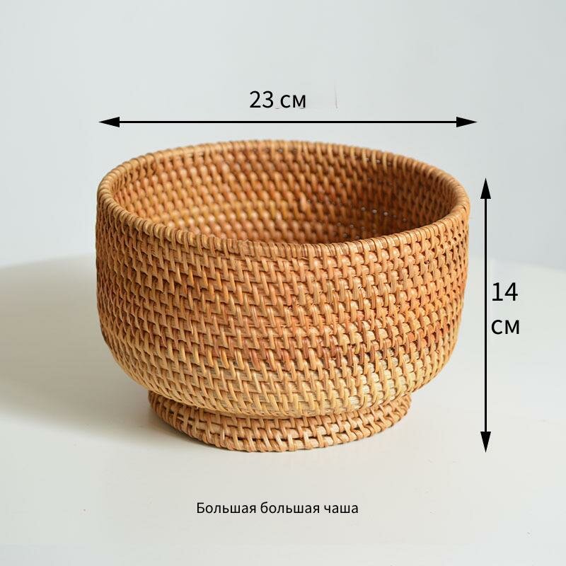 Корзина с фруктами, сплетенная вручную