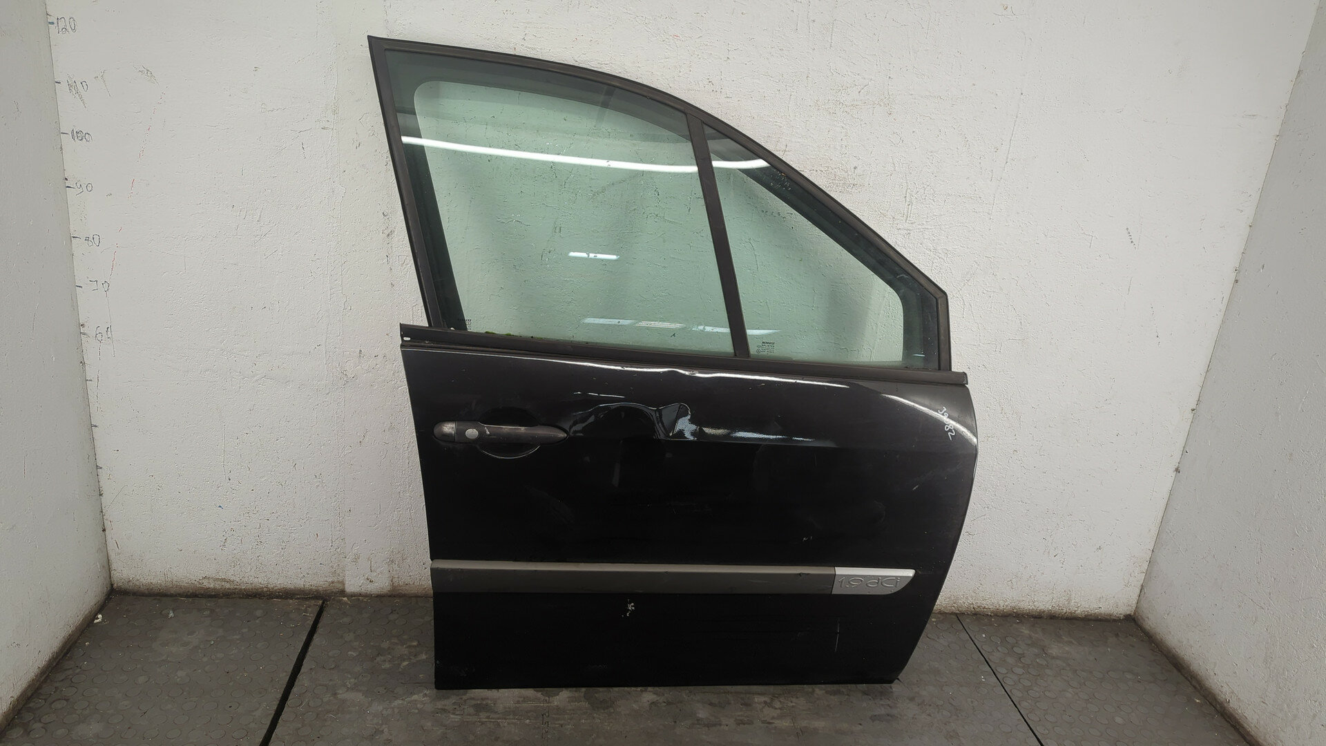 Дверь боковая (легковая) правая передняя Renault Scenic Б/У