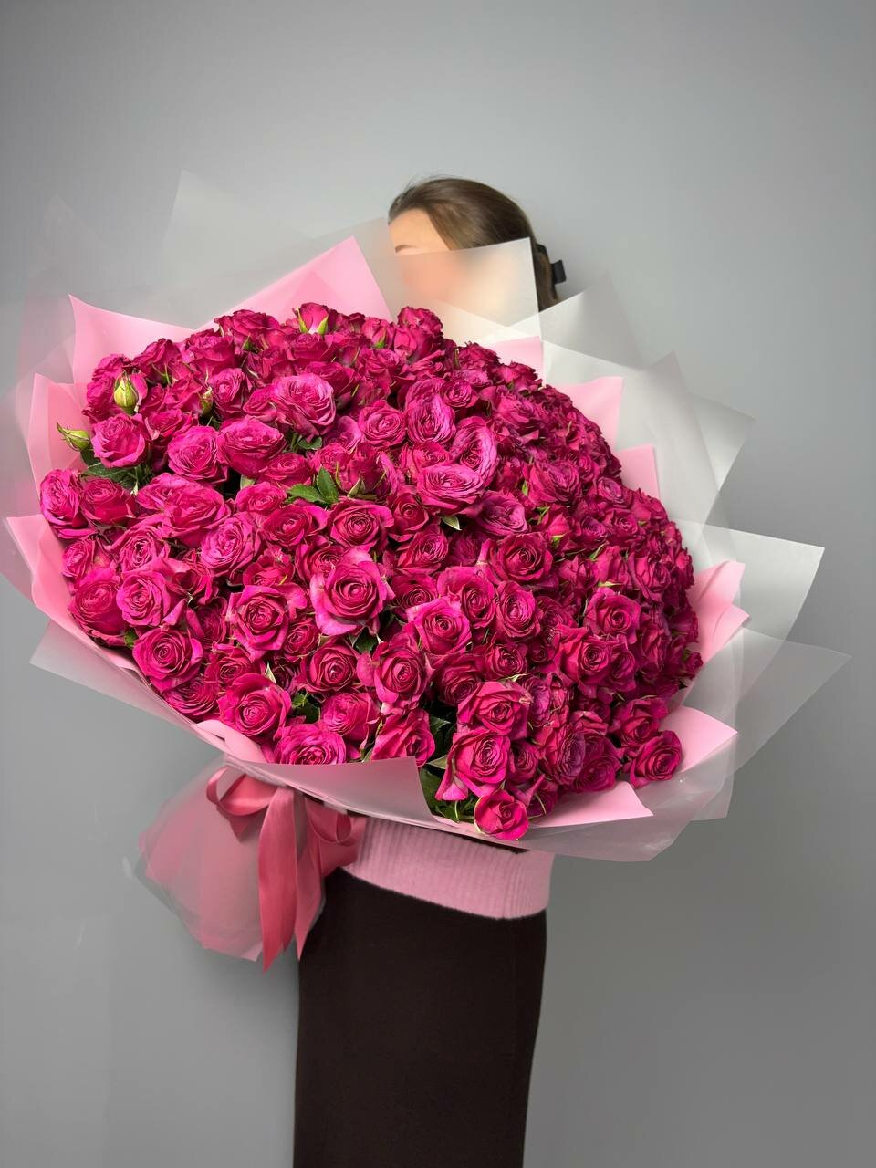 FRESH FLORA Море страсти и нежности – огромный букет из 39 кустовых роз с доставкой