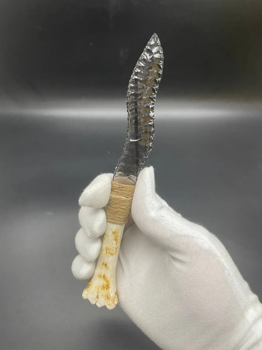 Обсидиановый клинок зигзаг с рукоятью из кости 17 см