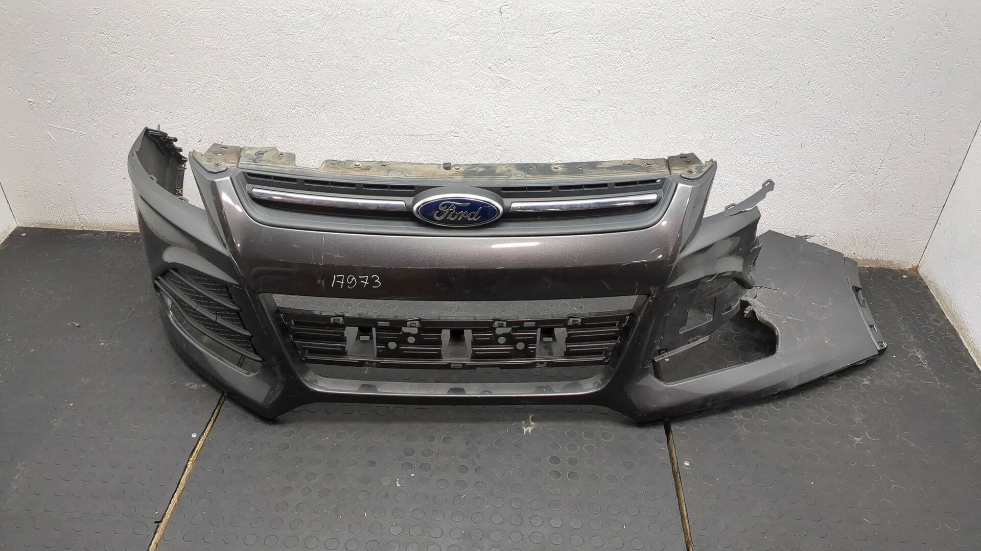 Бампер передний Ford Escape Б/У