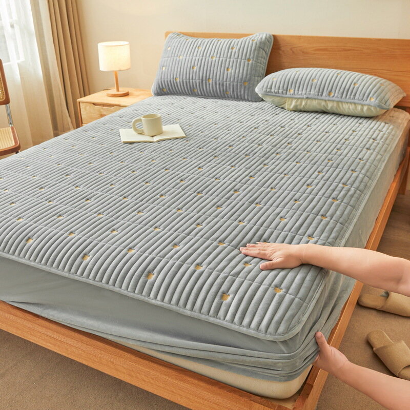 Простыня из молочного бархата класса А с вышивкой медведя, осень-зима, толстая, теплая, защитник матраса, полное покрытие, однослойная стеганая