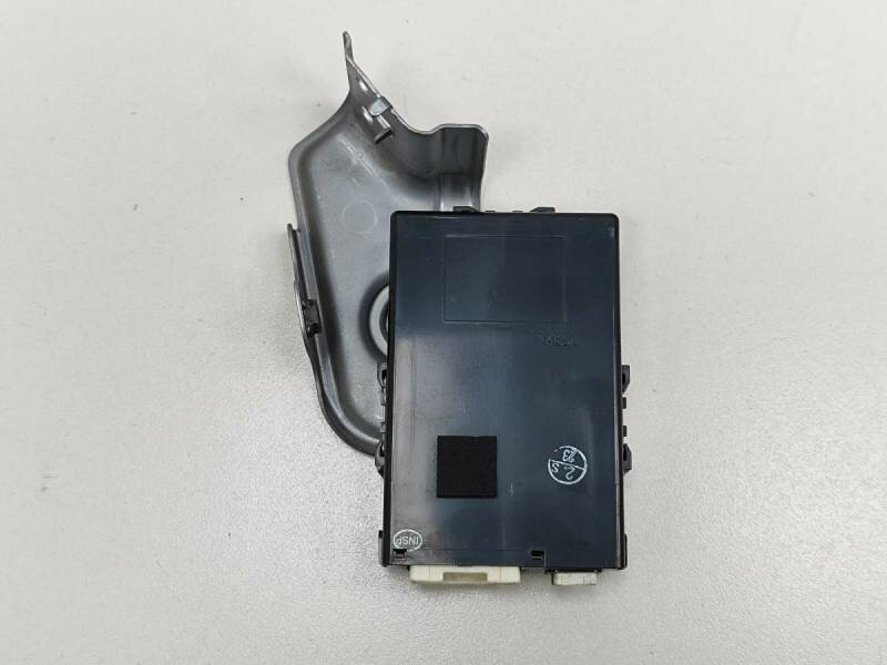 Блок электронный Toyota Land Cruiser J200 2007-2015 кат.номер: 8981560130