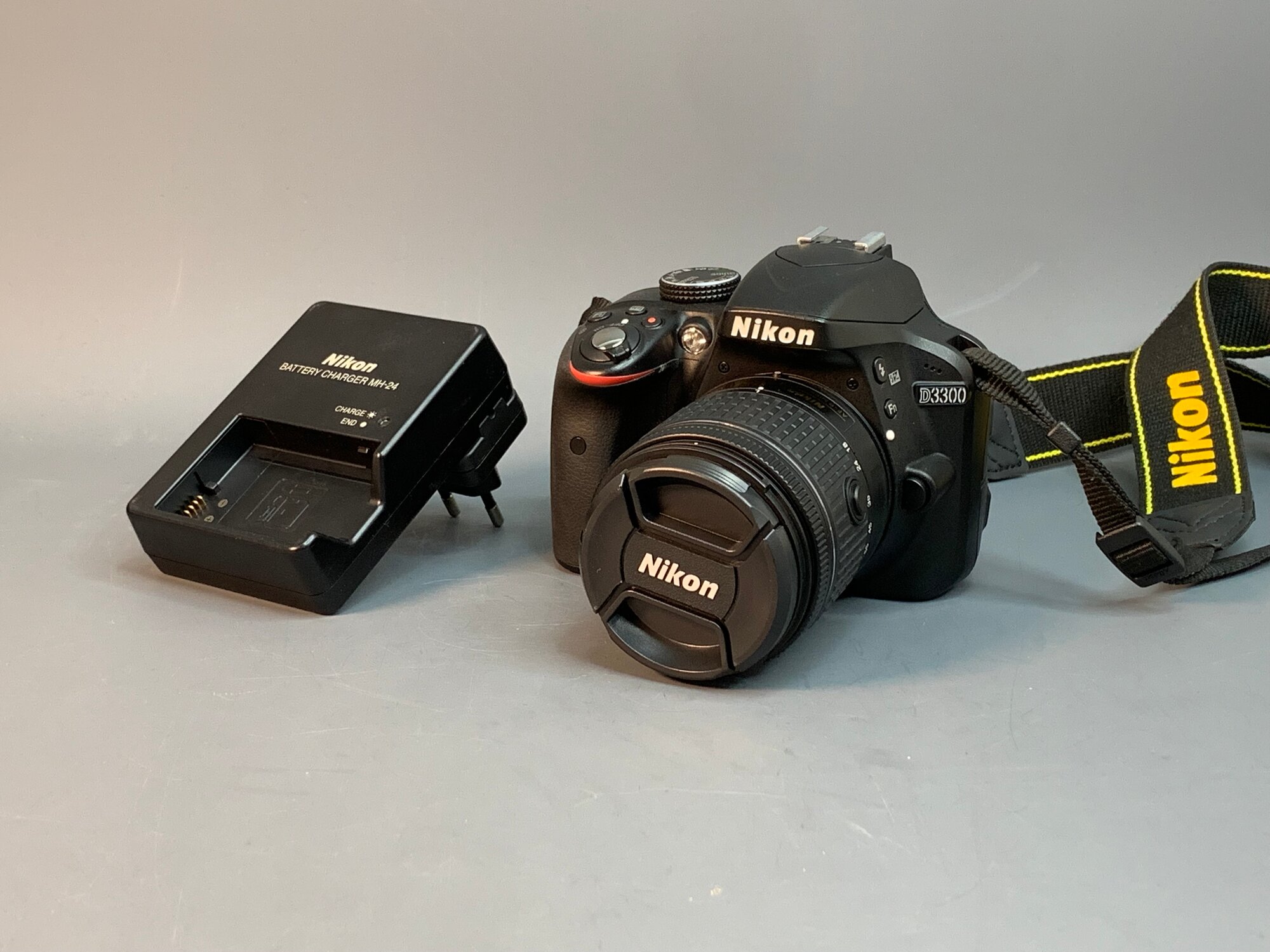 Nikon D3300 Kit 18-55mm 3.5-5.6G VR 5.200 кадров
