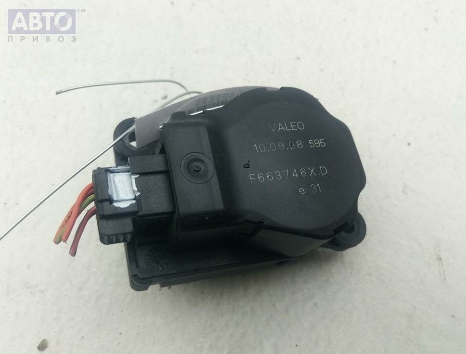 Моторчик заслонки отопителя Peugeot 308 T7 (2007-2013)