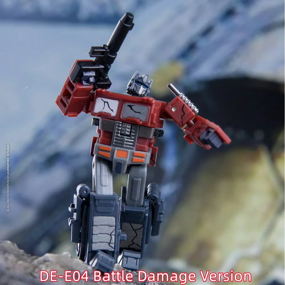 Фигурка Optimus Prime DW-E04 Battle Damage Version