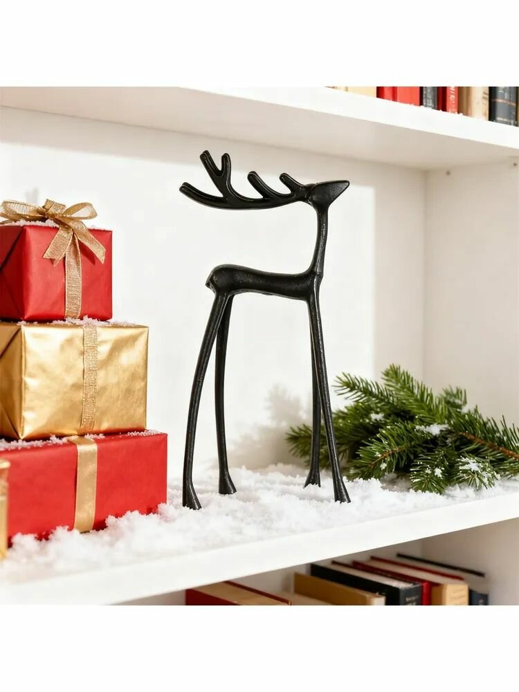 Фигурка из дерева Олень