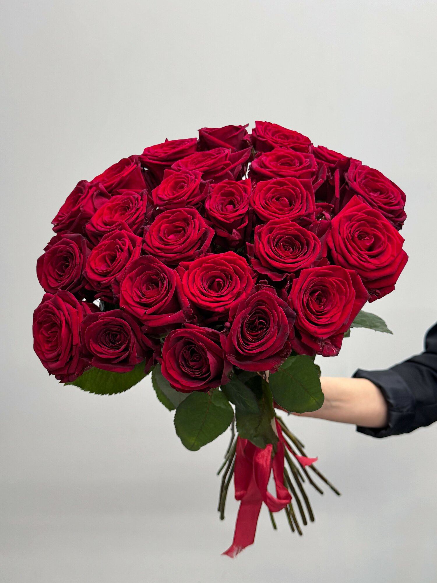 Букет живых цветов, красные розы 25 шт. 50 см "Ред наоми" , Флау Стор