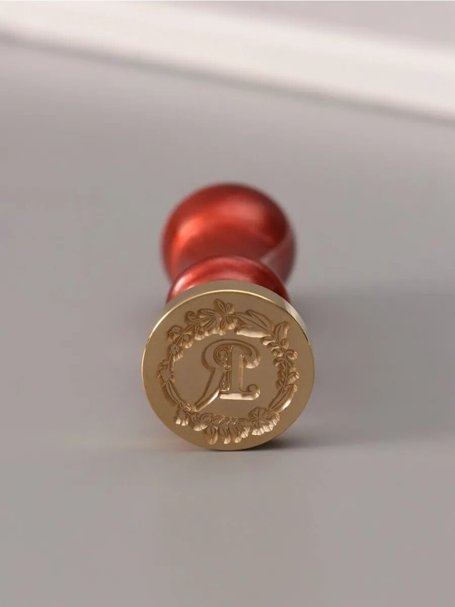 Печать для сургуча с буквой R — стильное украшение