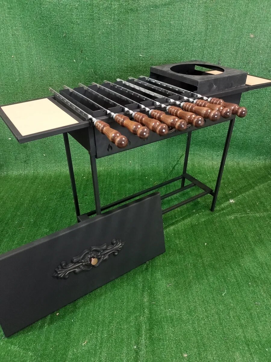 Усиленный барбекю мангал 3мм с крышкой. Горячекатанная сталь. С подказанником и шампурами. Лофт с деревяными столиками