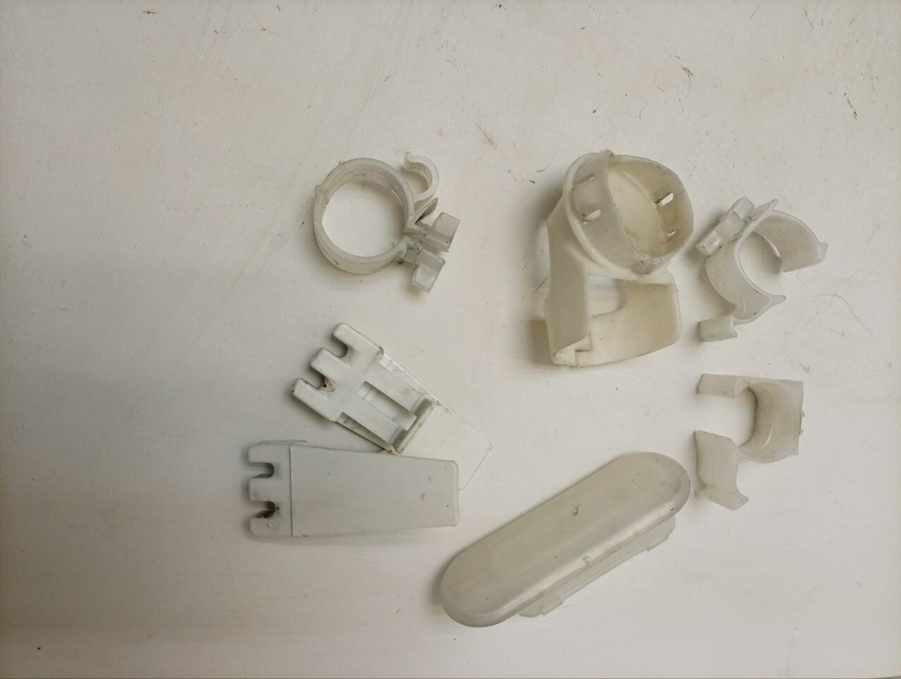 WMSD7105B кт17 Пластиковый крепеж, защёлки и заглушки для стиральной машины Hotpoint-Ariston б/у