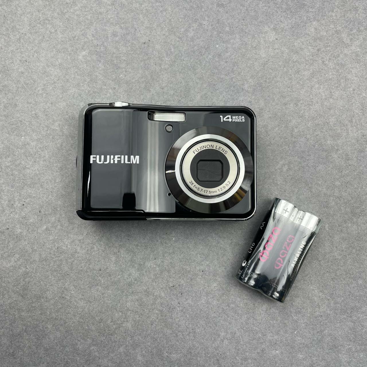 Цифровой компактный фотоаппарат Fujifilm FinePix AV200