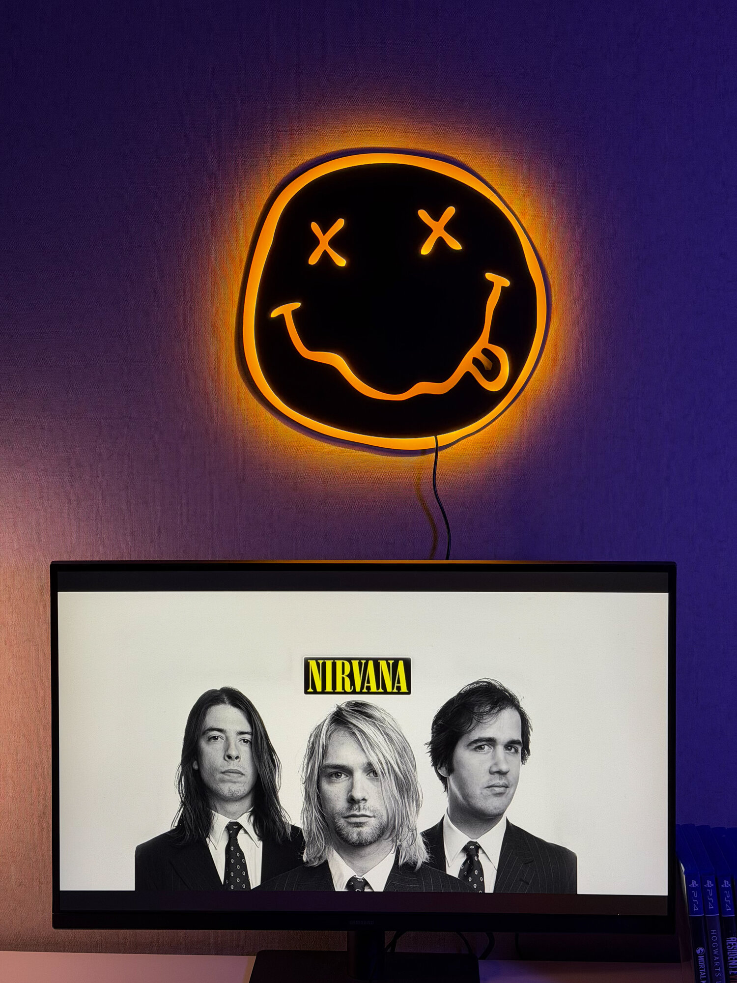 Светильник «Nirvana» (Нирвана), из фанеры с жёлтой LED подсветкой, 32x32 см
